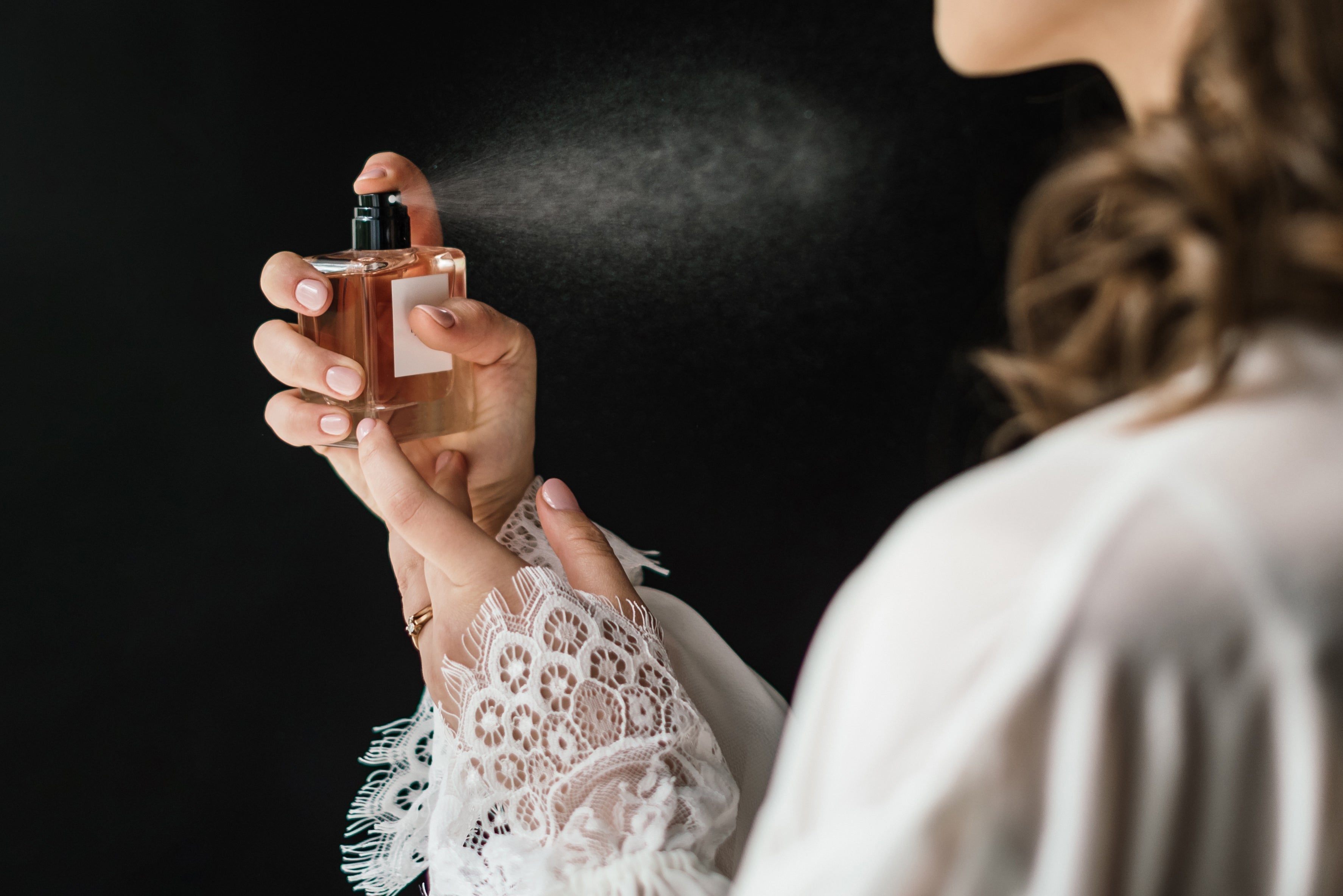 What’s the right way to apply perfume? | Scentuary India